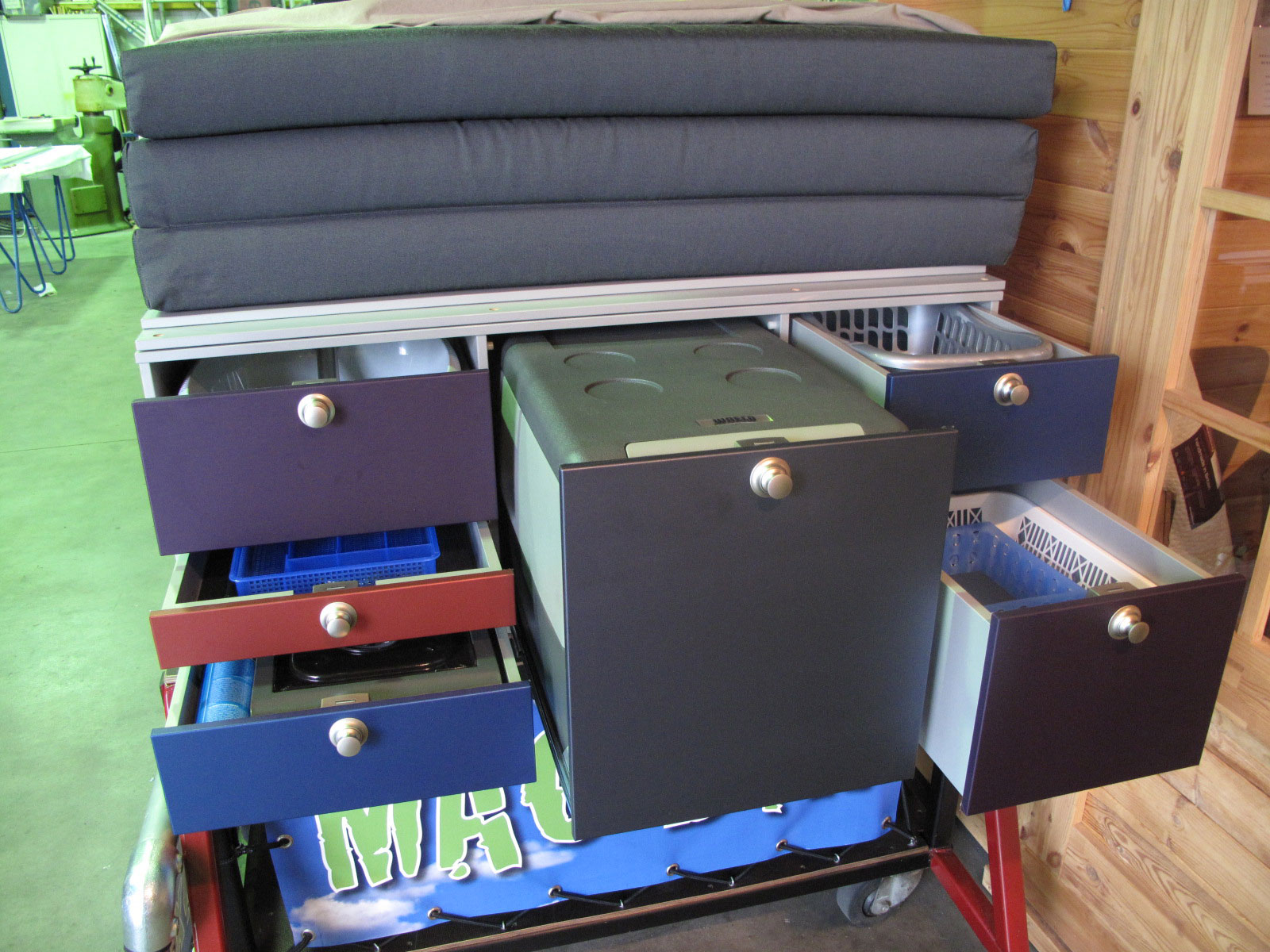 MACBox (Modular Auto Camper Box) - 3DotZero CampUniQ mini camper